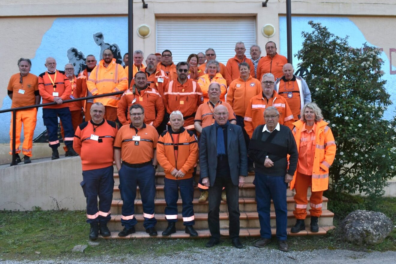 À Cotignac, les bénévoles des CCFF et RCSC en formation - AD RCSC-CCFF 83